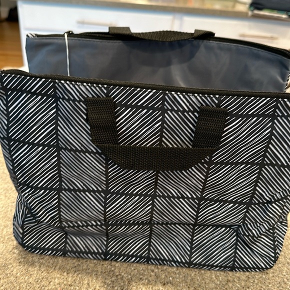 thirty-one | Bags | Nwt Thirtyone Super Swapit Pocket In Chevron ...